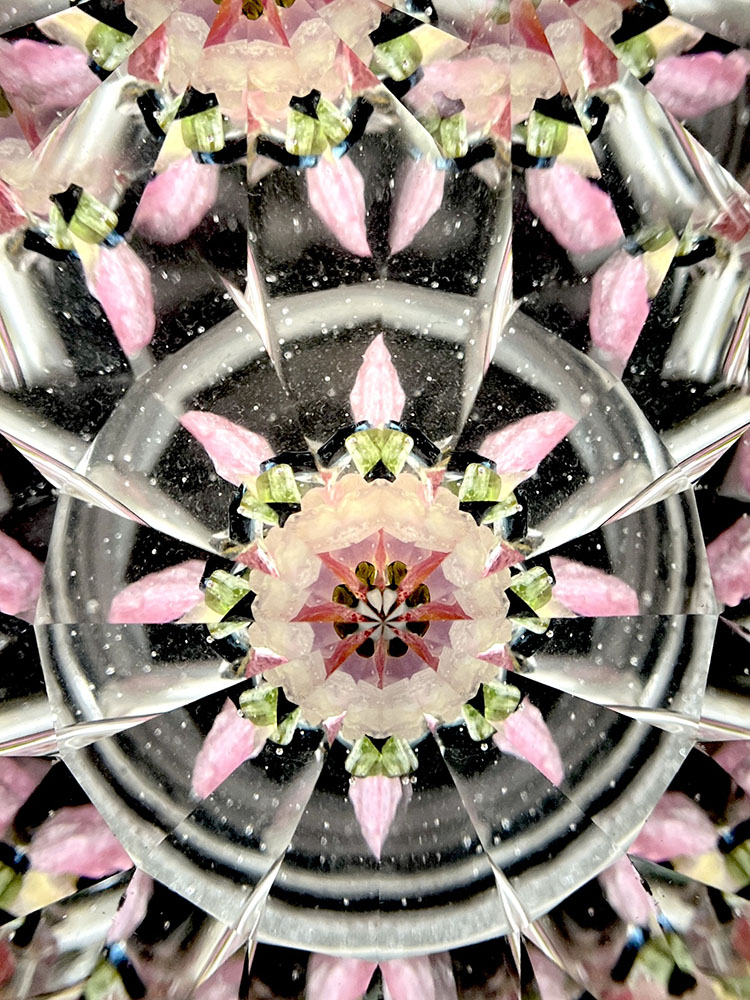 松平龍也「October Magic」（MD7025）3ミラー・オイルタイプ 万華鏡専門店 鎌倉ヴィヴァン（公式万華鏡通販サイト）