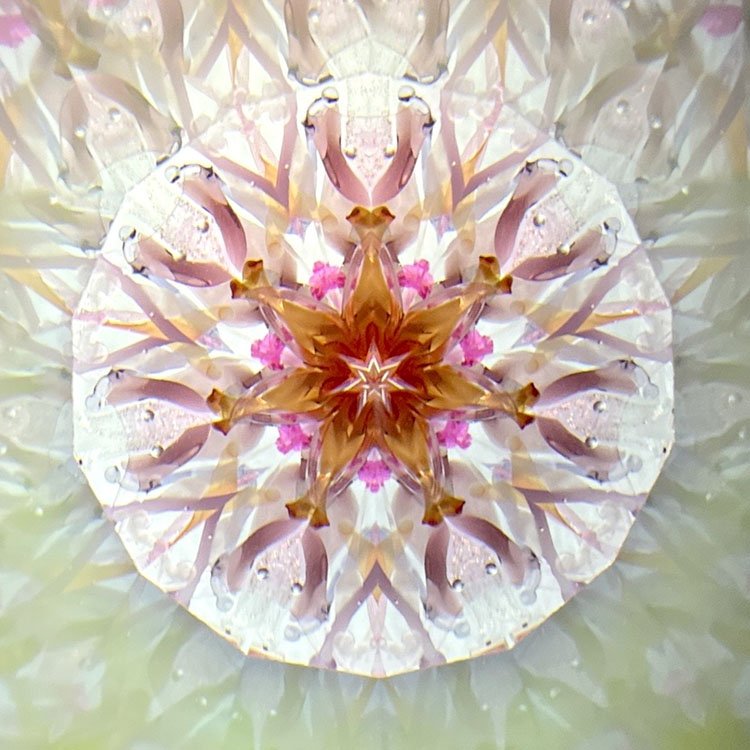 吏永子（Rieko）「暖炉のなかのほのおの色」（RI6018）特殊2ミラー・オイルタイプ 万華鏡専門店 鎌倉ヴィヴァン（公式万華鏡通販サイト）